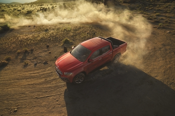 Mercedes-Benz Vans enters into the next phase of the X-Class market ...